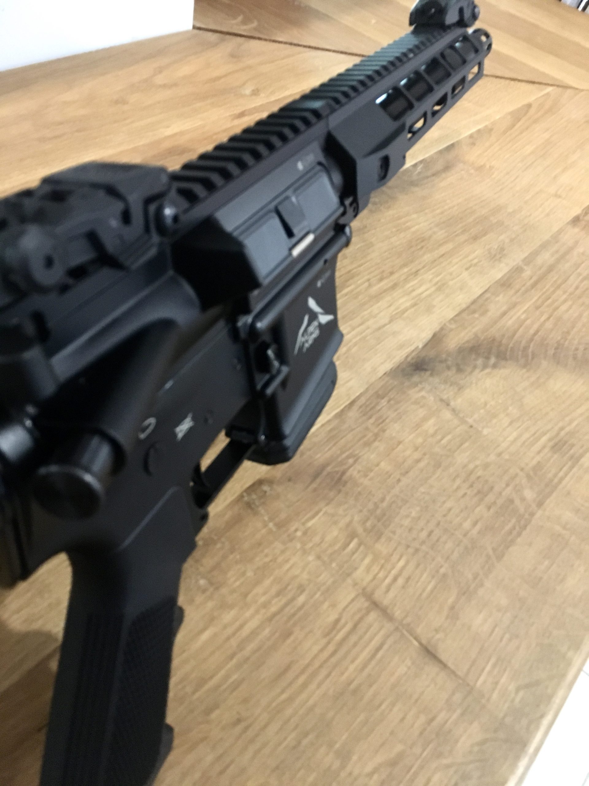 Armes Neuves - La salle d'armes