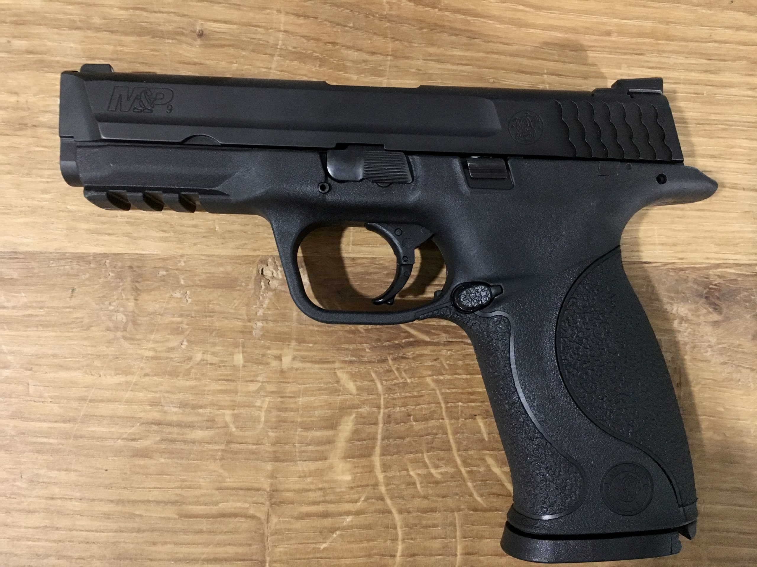 Armes Neuves - La salle d'armes